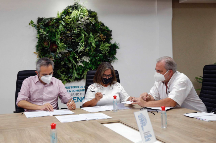 LARROQUE FIRMÓ UN CONVENIO CON ASOCIACIÓN CIVIL LUCHA CONTRA EL CÁNCER DE RAUCH | Provincia de ...